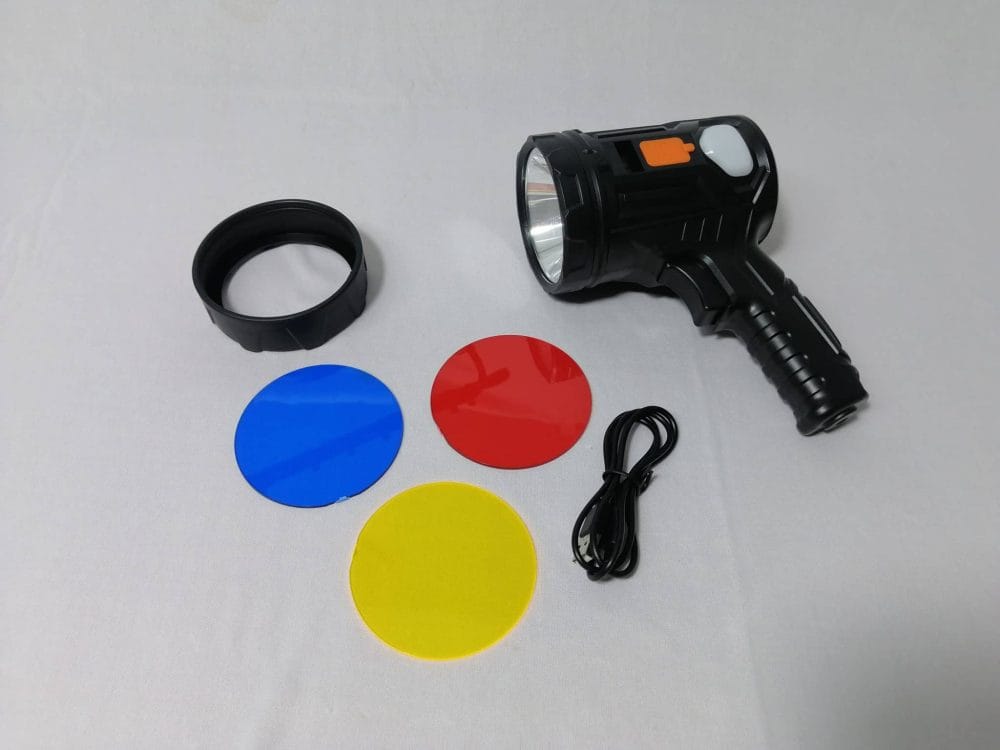 High Intensity Searchlight With Solar Charging - Best CCTV Camera ...